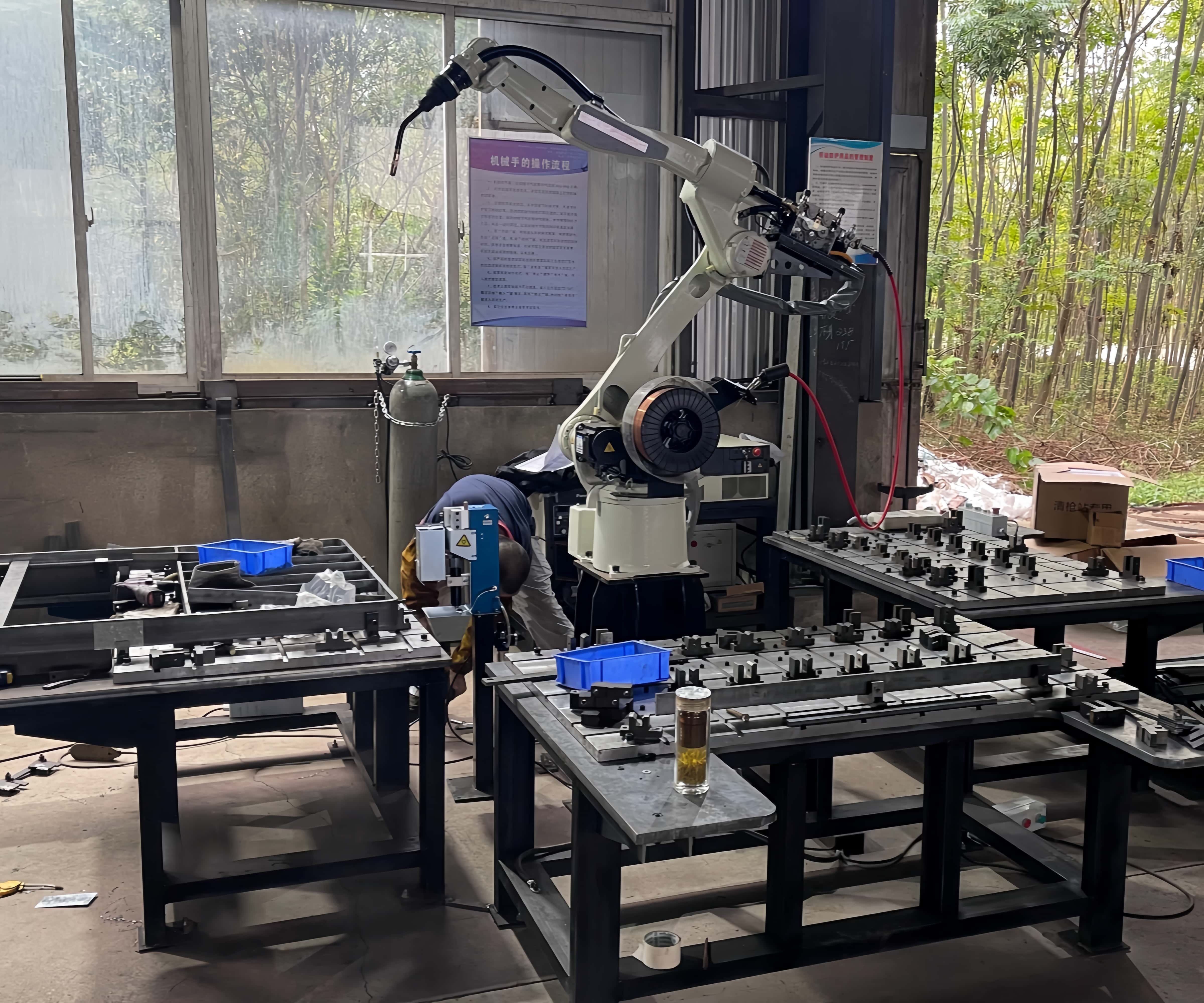 Kawasaki BA006L Three-station MAG MIG Welding Robot Workstation ...